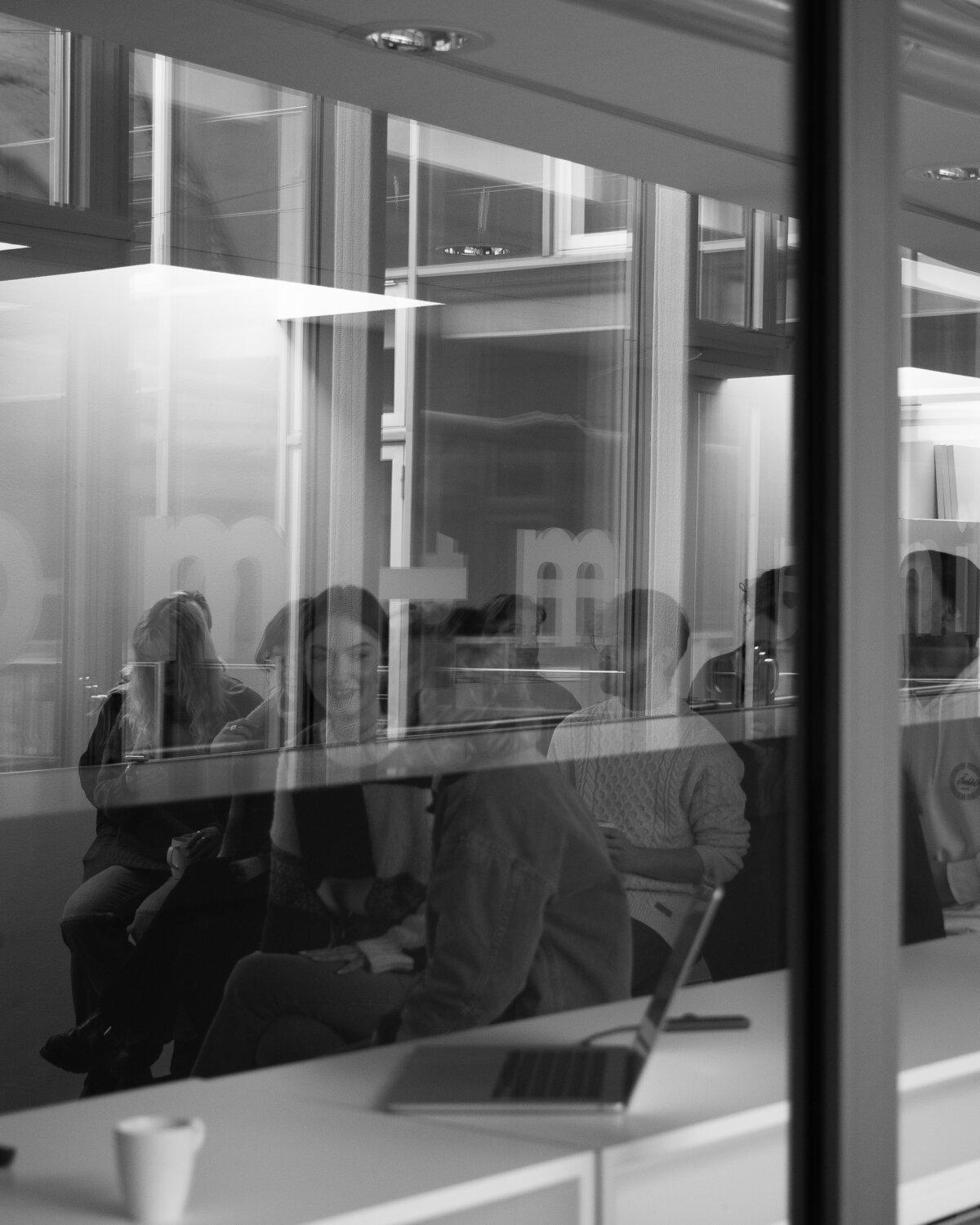 Studierende der HTWG im hw.d Office in München — hw.d